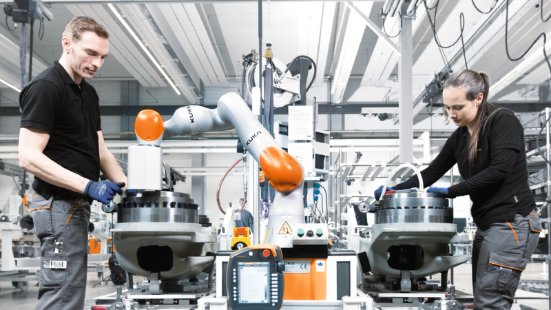 All hail the collaborative robot - Process & Control